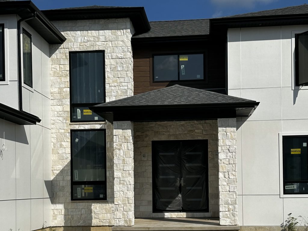 Brighton™ - Rolling Rock Building Stone