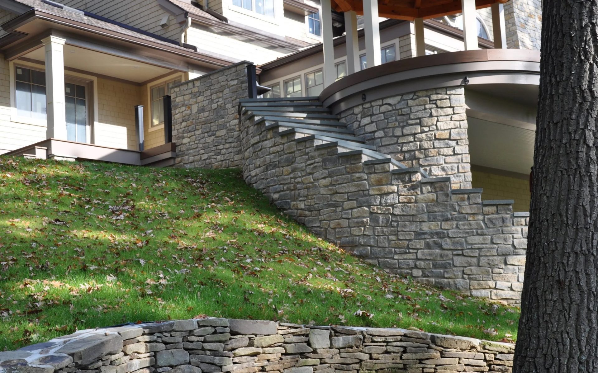 Seneca Limestone® Buff Ashlar - Rolling Rock Building Stone
