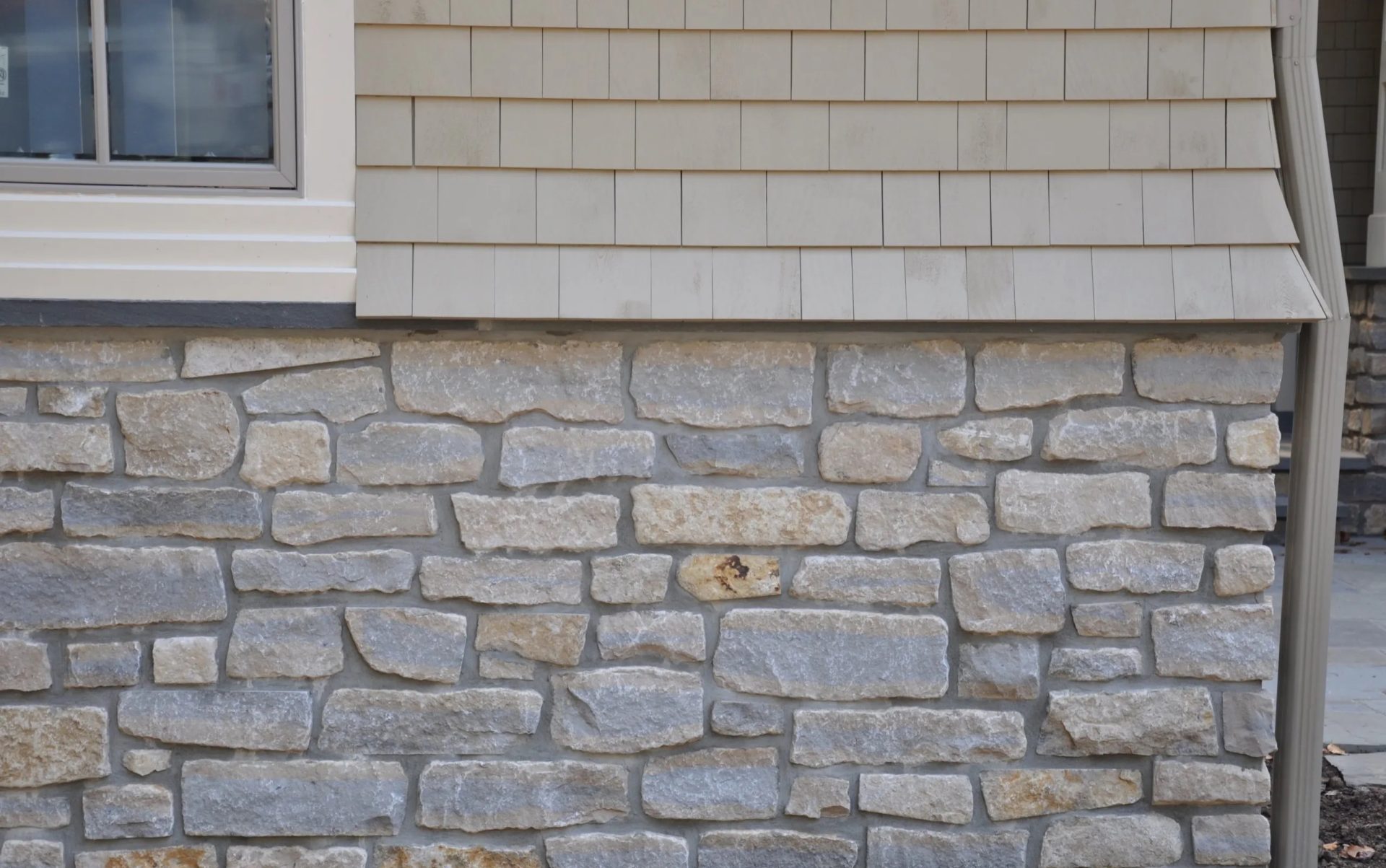 Seneca Limestone® Buff Ashlar - Rolling Rock Building Stone